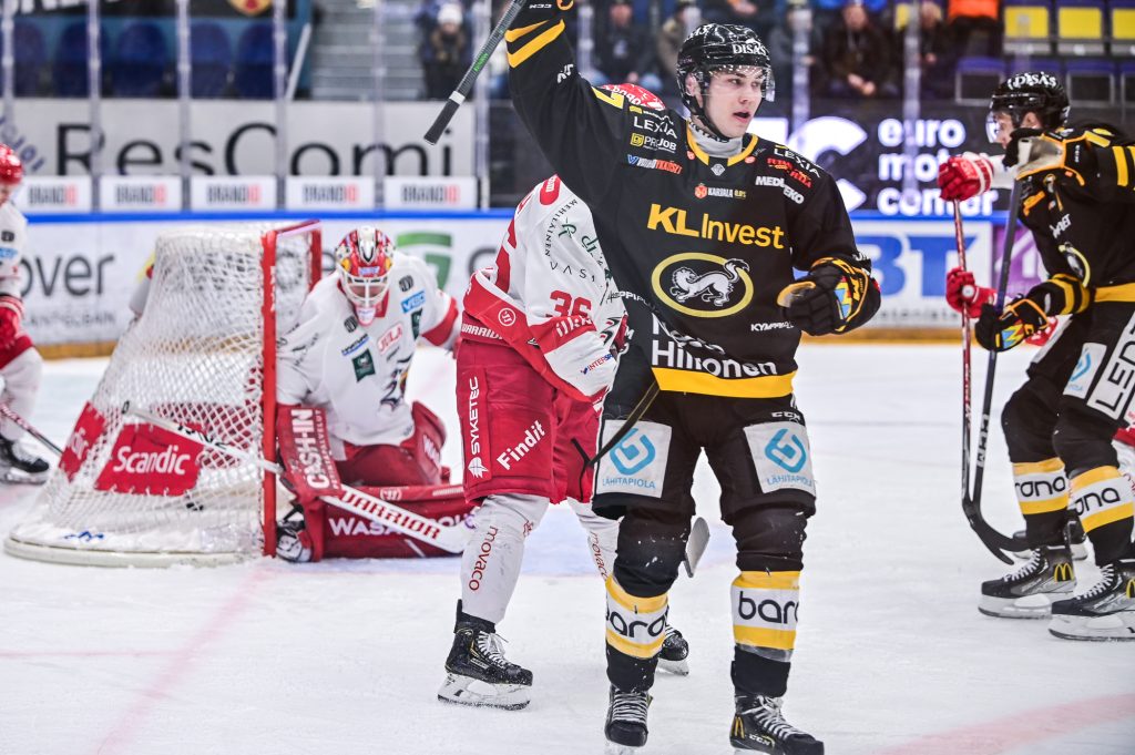 Kärpät nappasi täyden pistepotin Raksilan keskiviikkoillassa! - Oulun ... Kärpät nappasi täyden pistepotin Raksilan keskiviikkoillassa! - Oulun ...